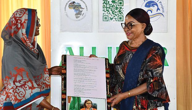 Josefa Sacko homenageada pelo trabalho em prol da UA - Portal ...