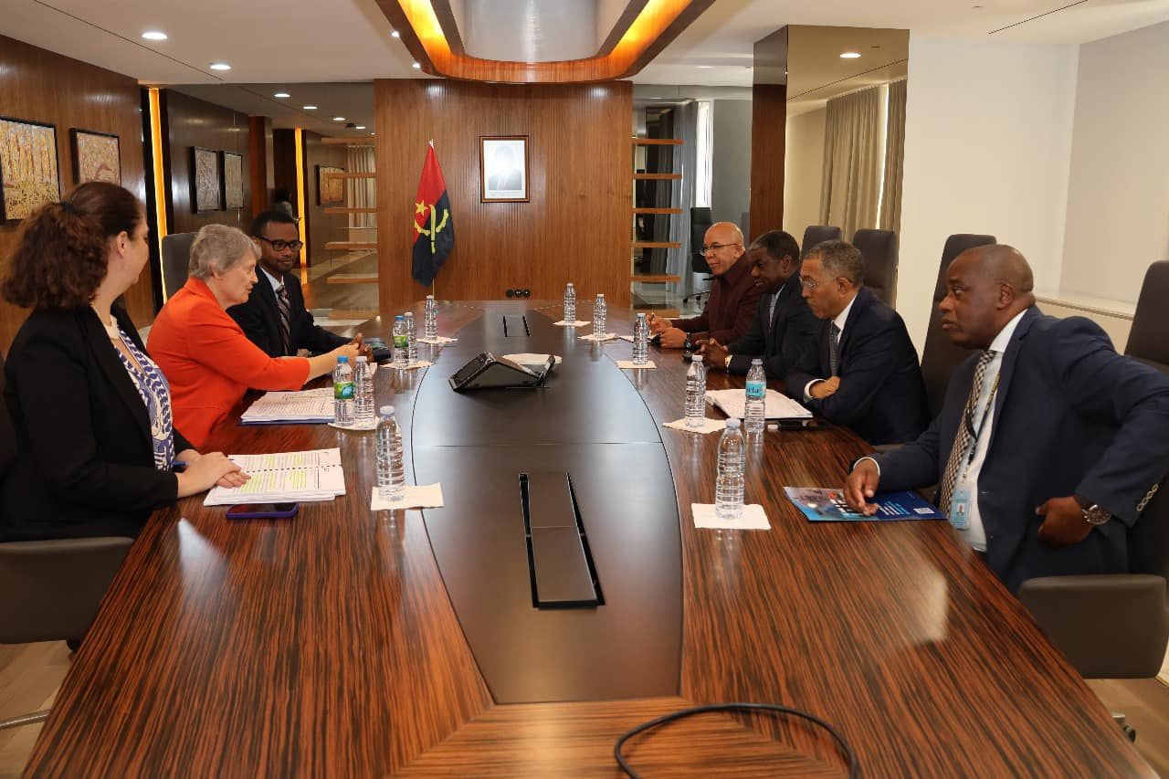 PRESIDENTE DA EITI INTERNACIONAL TRABALHA EM ANGOLA - Portal - mirempet.gov.ao