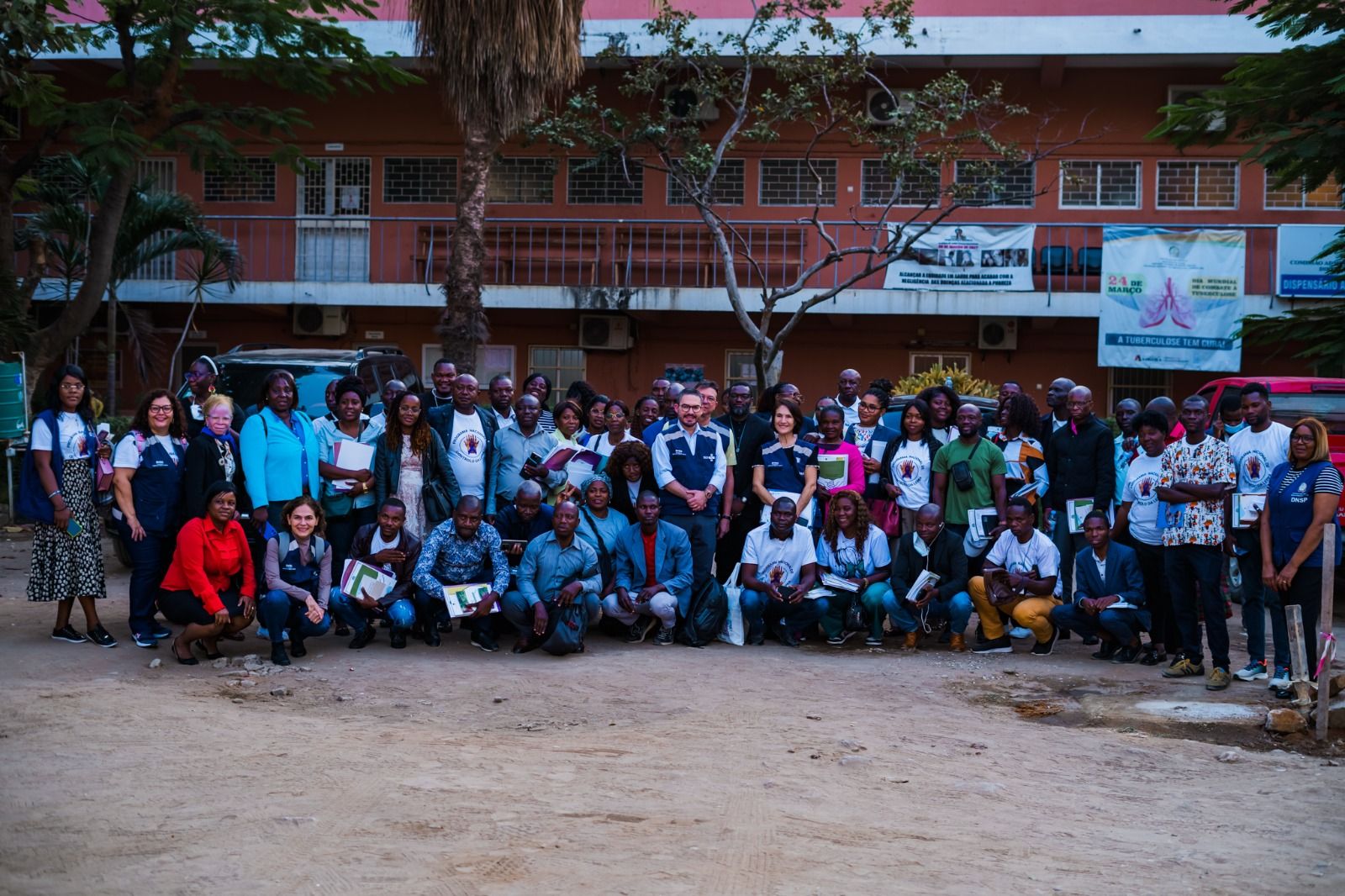 ESPECIALIZAÇÃO EM INFECCIOLOGIA: ANGOLA PREPARA ESTÁGIO NO BRASIL PARA ...