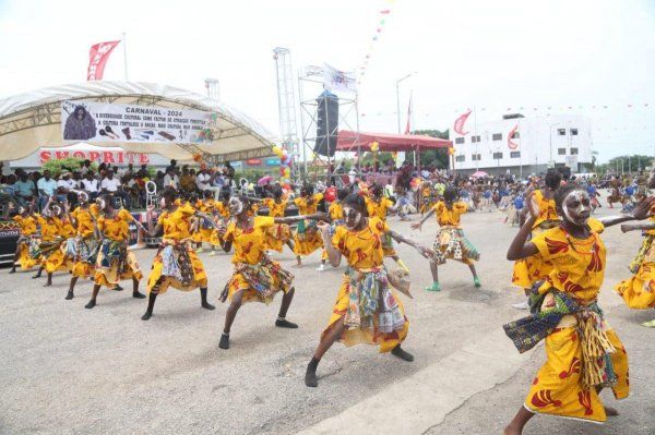 Cabinda: Carnaval 2024 - Grupo “Teka Bi Nyoyo” Vence Na Classe Infantil ...